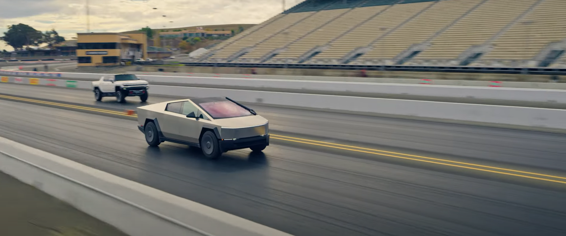 Tesla Cybertruck vs. Hummer EV | Midway Group - Blog